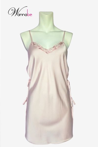 Váy ngủ lụa thiết kế sexy xẻ cao 2 hông thắt nơ WANNABE đầm ngủ nữ chu – Wannabe