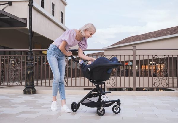 UNILOVE BỘ CHUYỂN ĐỔI GHẾ NGỒI XE HƠI ON-THE-GO – YODEE Việt Nam