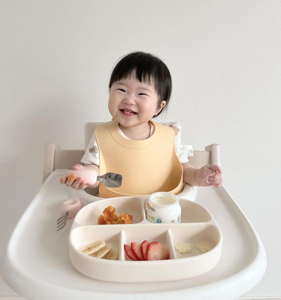 MOYUUM BỘ THÌA DĨA HÌNH TRÁI TIM CHO BÉ TẬP ĂN DẶM – YODEE Việt Nam