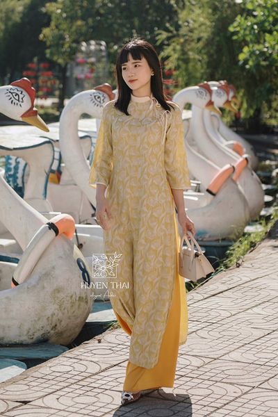 Áo Dài Cách Tân Viên HUYEN THAI – Minde