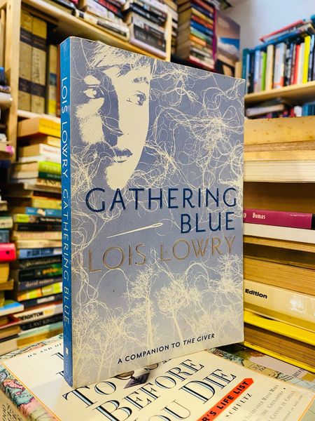 GATHERING BLUE - LOIS LOWRY – Momo Bookstore