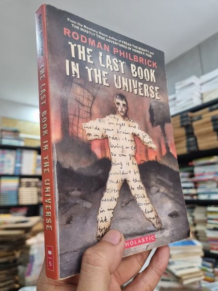 THE LAST BOOK IN THE UNIVERSE - Rodman Philbrick – Momo Bookstore