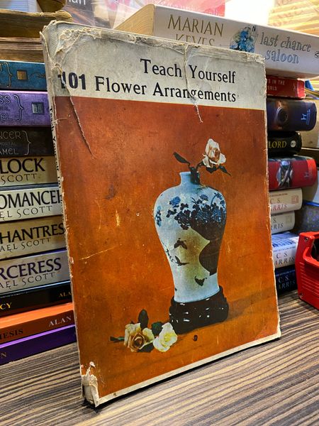 Teach Yourself 101 Flower Arrangements - Jow Ee Chun – Momo Bookstore