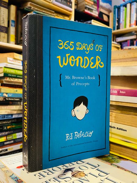 365 DAYS OF WONDER - R. J. PALACIO – Momo Bookstore
