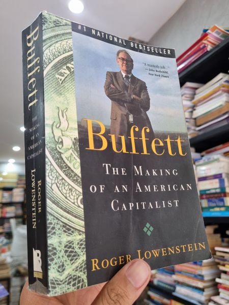 BUFFETT : THE MAKING OF AN AMERICAN CAPITALIST - Roger Lowenstein ...