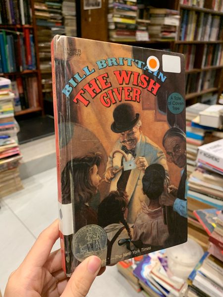 THE WISH GIVER _ Pill Britain – Momo Bookstore