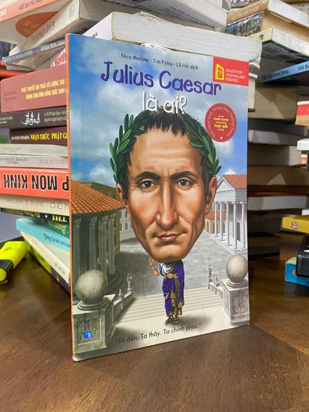 Julius Caesar là ai ? - Nico Medina – Momo Bookstore
