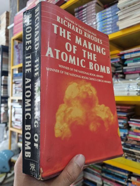 THE MAKING OF THE ATOMIC BOMB (Pulitzer Prize) - Richard Rhodes – Momo ...