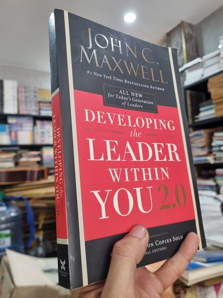 DEVELOPING THE LEADER WITHIN YOU 2.0 - John C. Maxwell – Momo Bookstore