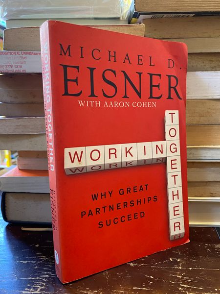 Working Together - Michael D. Eisner – Momo Bookstore