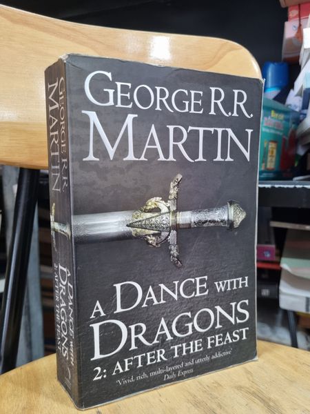 A DANCE WITH DRAGONS - 2 : AFTER THE FEAST (GEORGE R.R. MARTIN) – Momo Bookstore