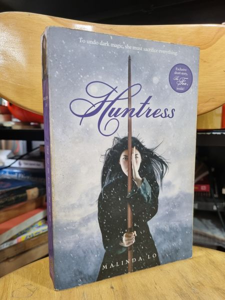 HUNTRESS - MALINDA LO – Momo Bookstore