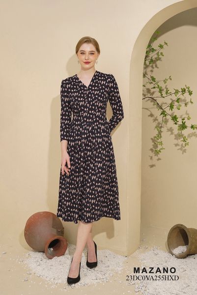 Đầm dạ len chân xếp ly – Mazano