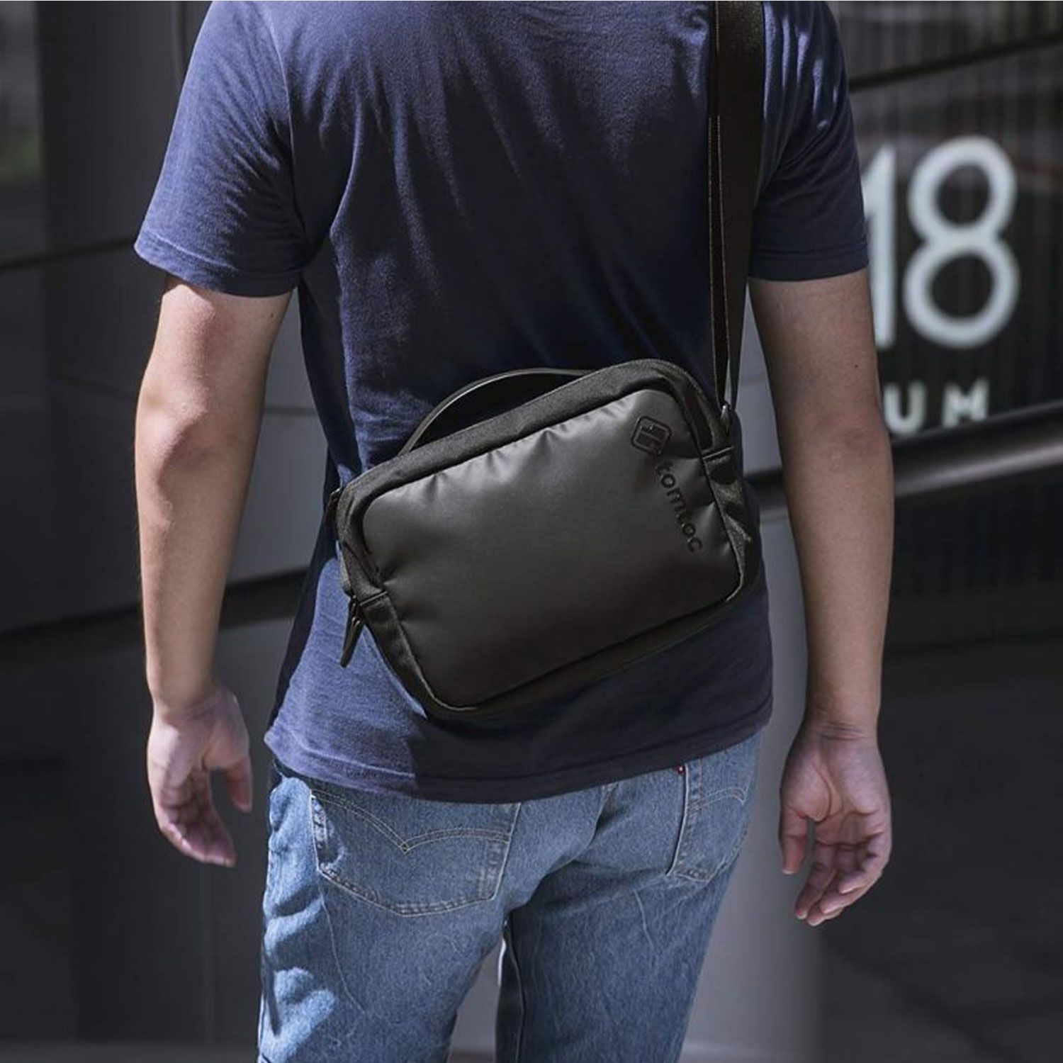 Tomtoc Crossbody For Tech Accessories And Ipad 10.5''/Pro 11'' Black ...