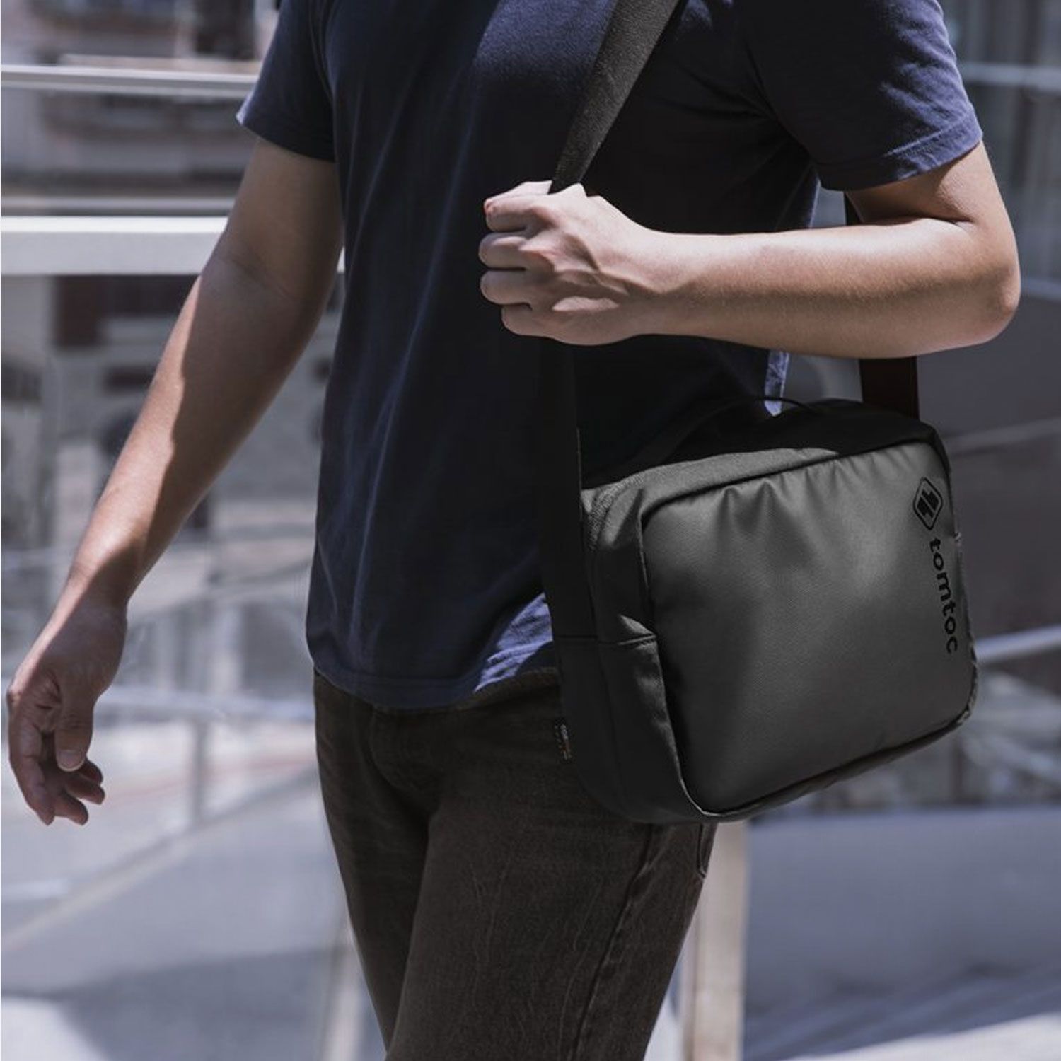 Tomtoc Crossbody For Tech Accessories And Ipad 10.5''/Pro 11'' Black ...