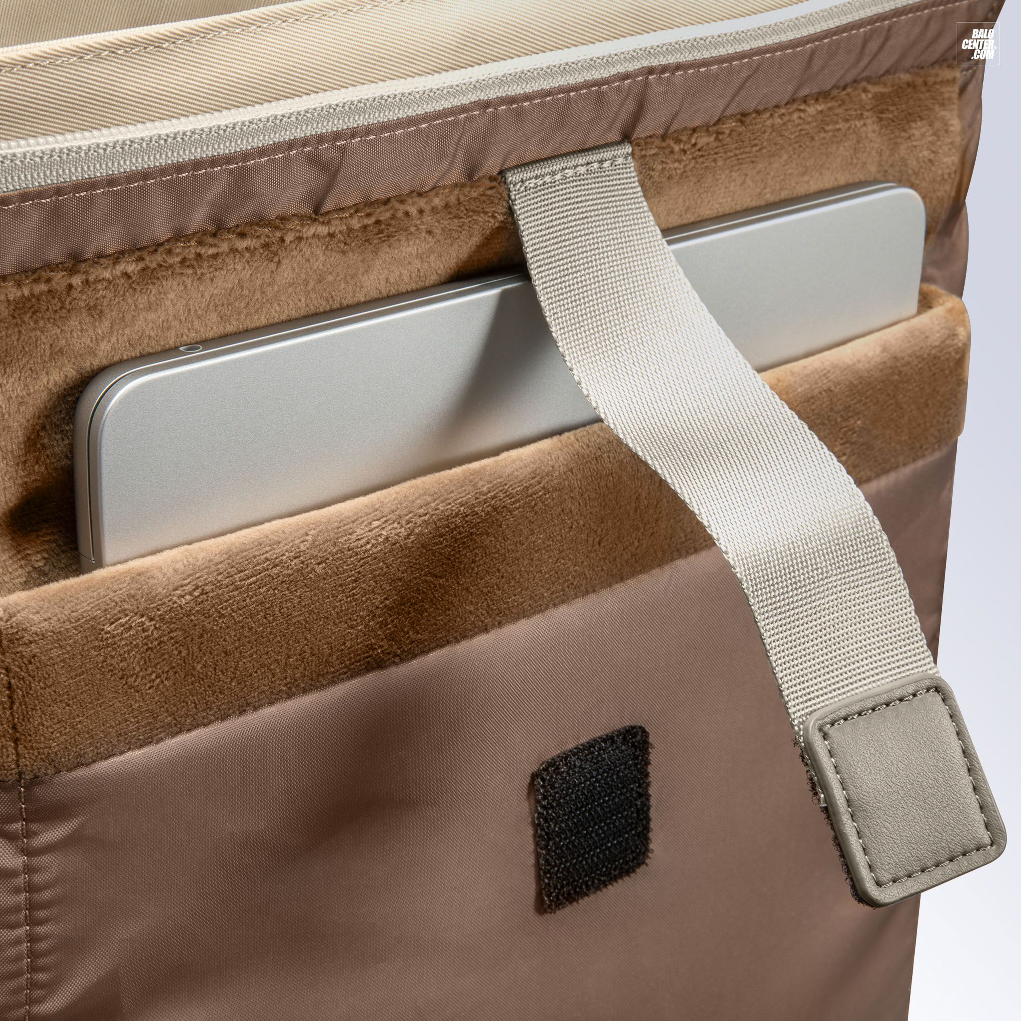 Tomtoc A63-Slash Flip 12L Laptop 14″ Khaki A63C1K1 | BaloCenter.com ...