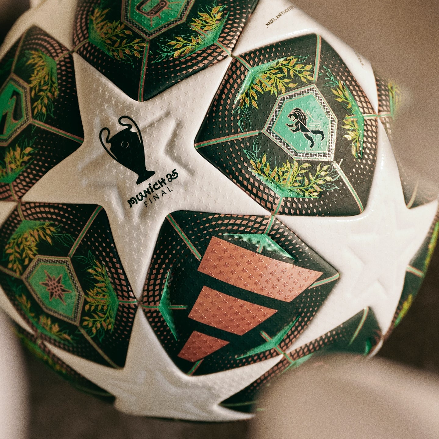 Quả bóng đá adidas Football Champions League Final 2024/25 Munich Pro ...