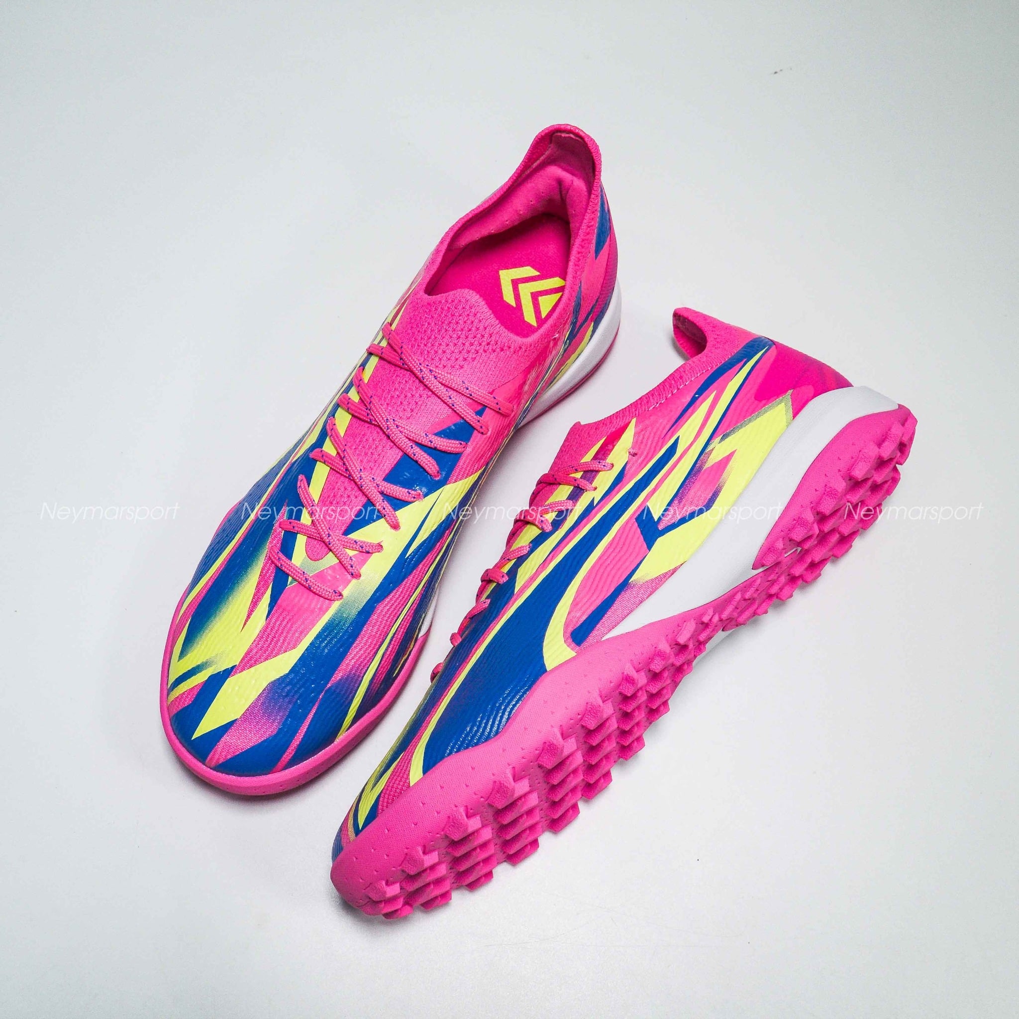 PUMA Ultra Ultimate TF Energy - Luminous Pink/Ultra Blue/Yellow Alert ...