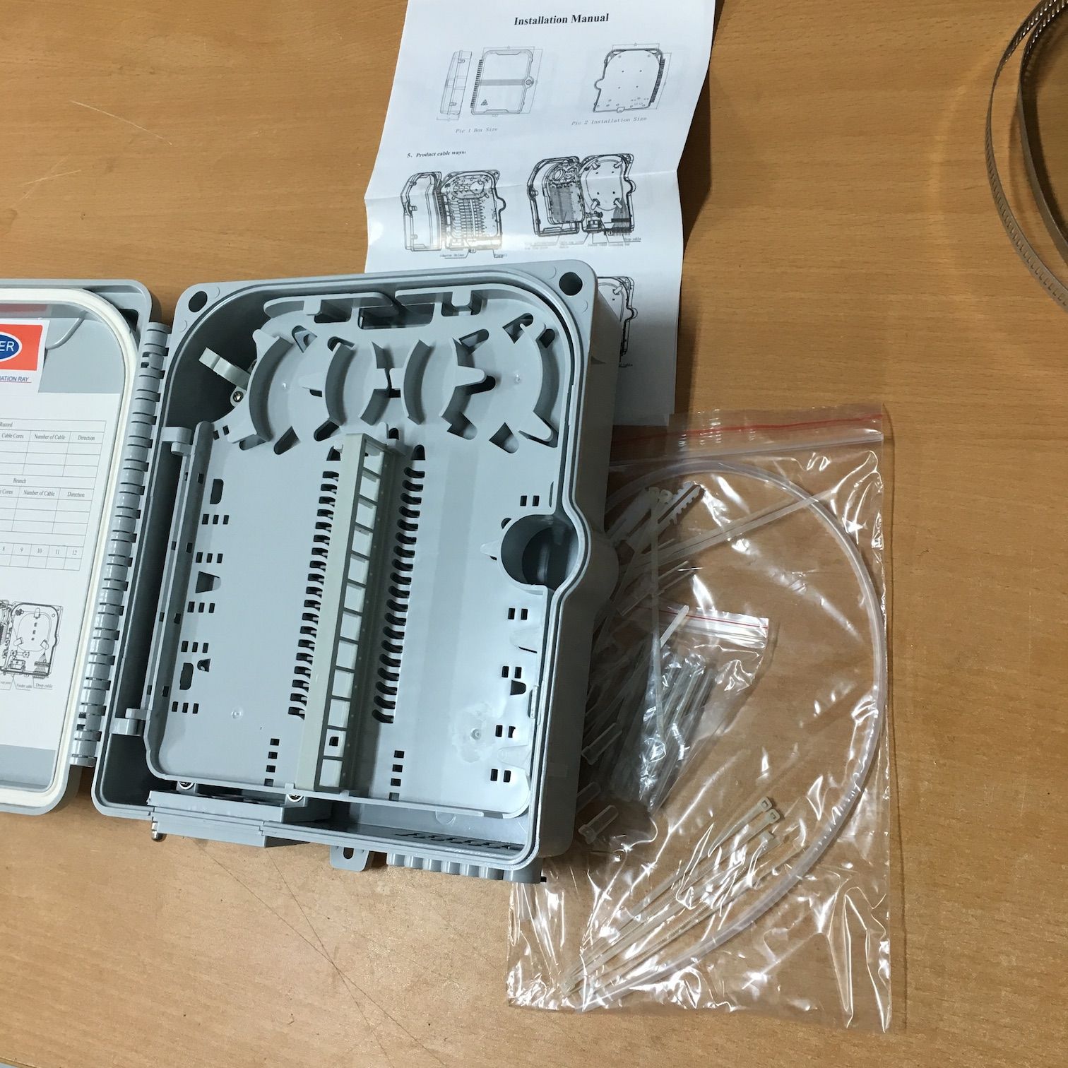 Hộp ODF bằng nhựa OTB 12FO – Công ty TNHH Công Nghệ Quang Lâm