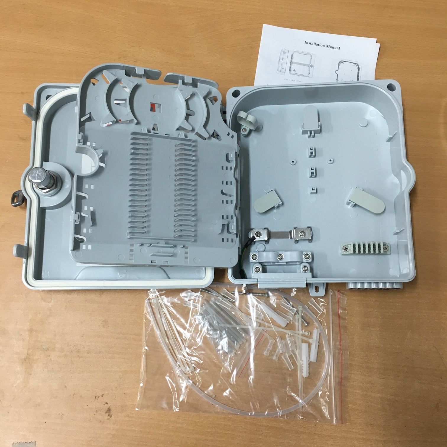 Hộp ODF bằng nhựa OTB 12FO – Công ty TNHH Công Nghệ Quang Lâm