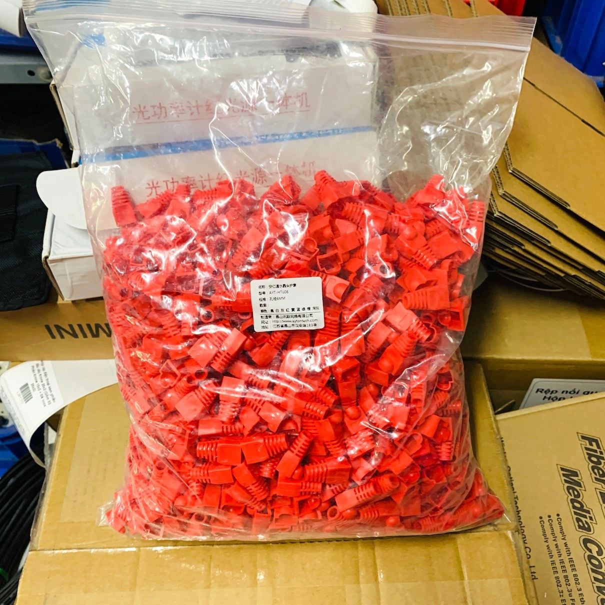 Đầu boot cáp mạng CAT5e/CAT6 – Công ty TNHH Công Nghệ Quang Lâm