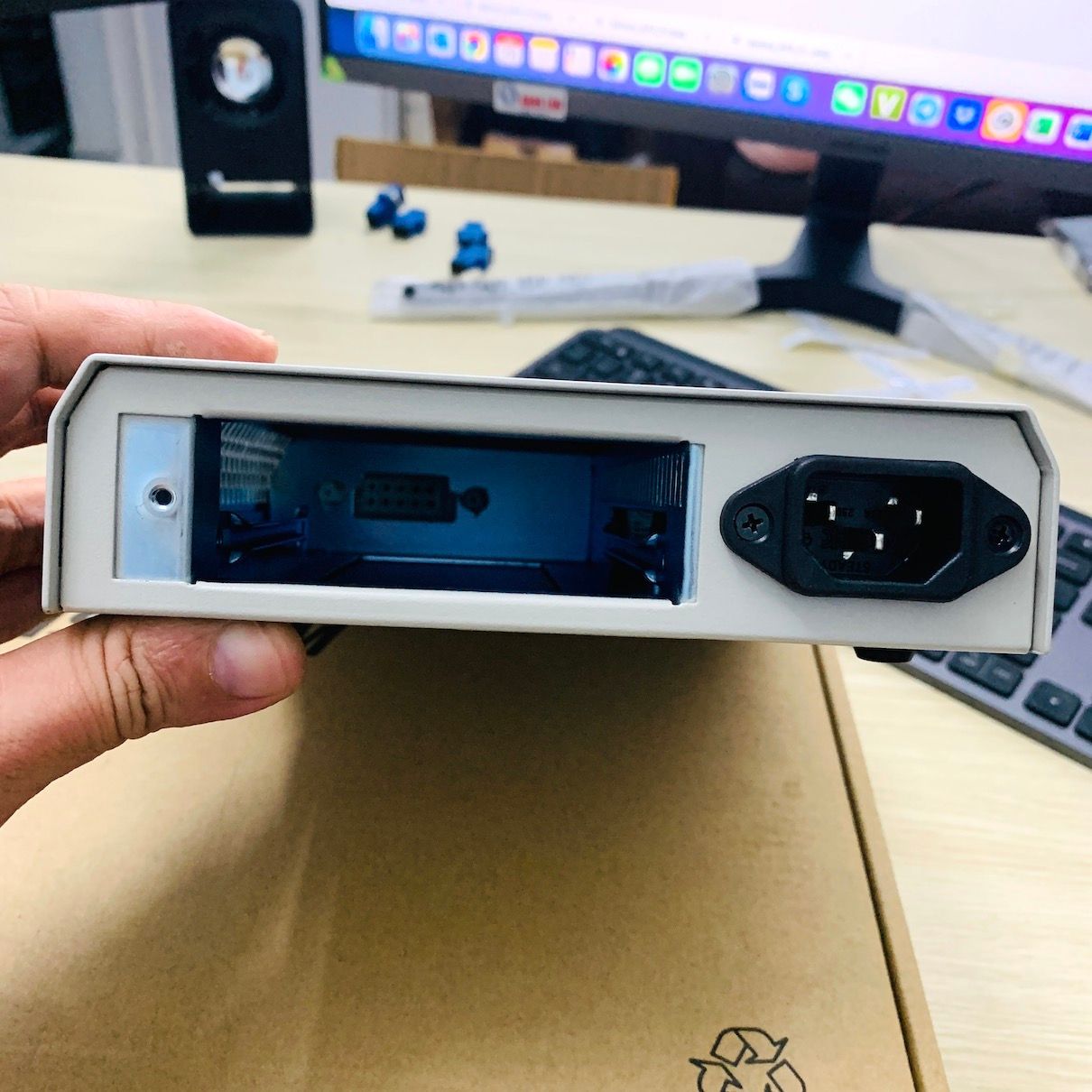 Khung Chassis Raisecom 1 Slot, AC220V, P/N: RC001-1AC – Công ty TNHH ...