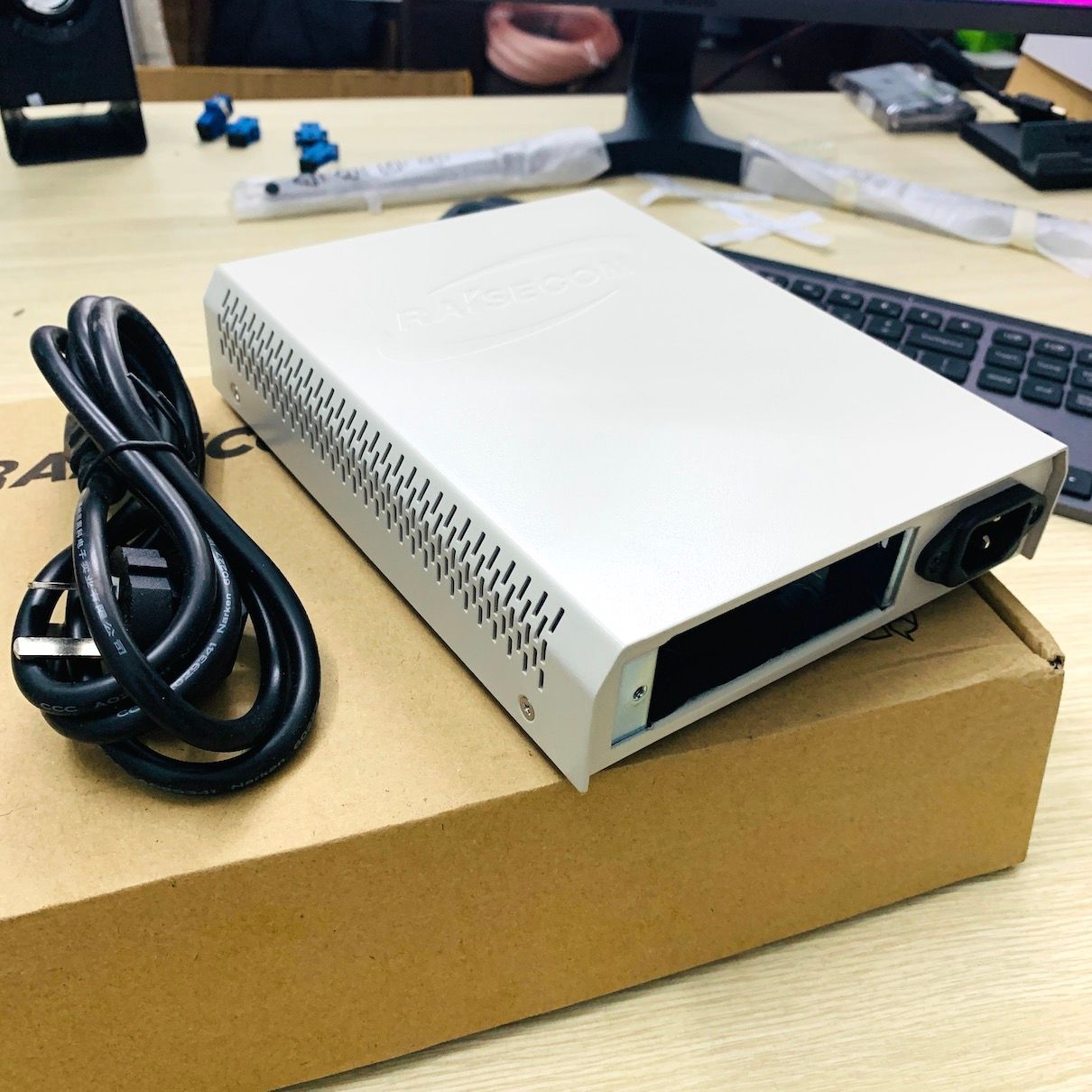 Khung Chassis Raisecom 1 Slot, AC220V, P/N: RC001-1AC – Công ty TNHH ...