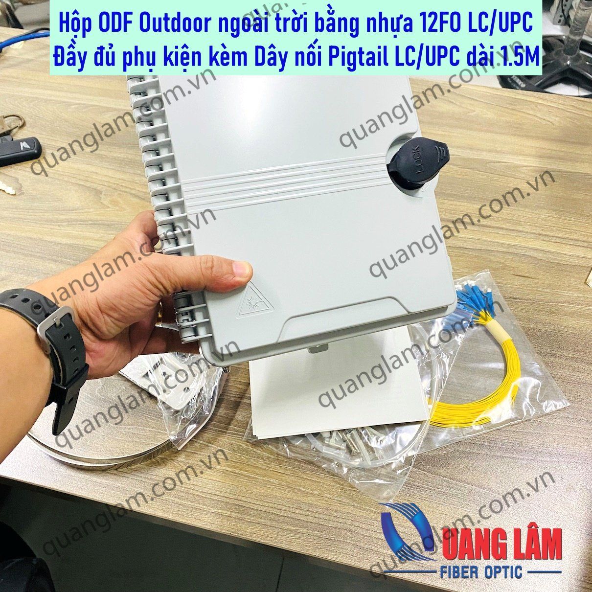 Hộp ODF Outdoor ngoài trời phối quang bằng nhựa 12FO LC/UPC - Đầy đủ p ...