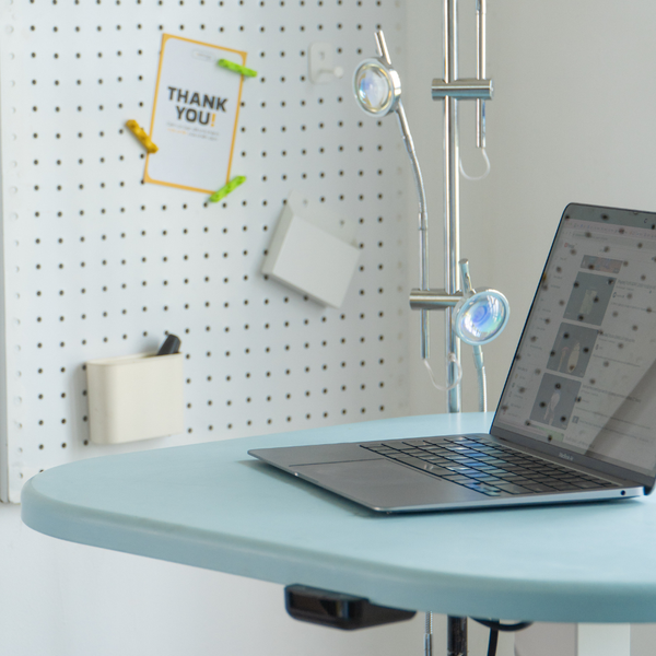 Bàn nâng hạ tự động 9SPACE- NIKO Mini – Vài Thứ Hay