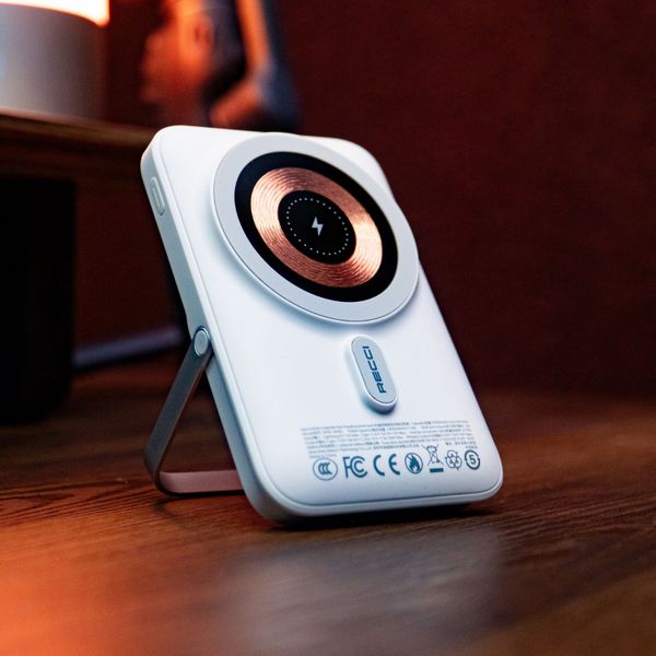 Sạc dự phòng RECCI RPB-W08C 10.000mAh có PD20W – Vài Thứ Hay