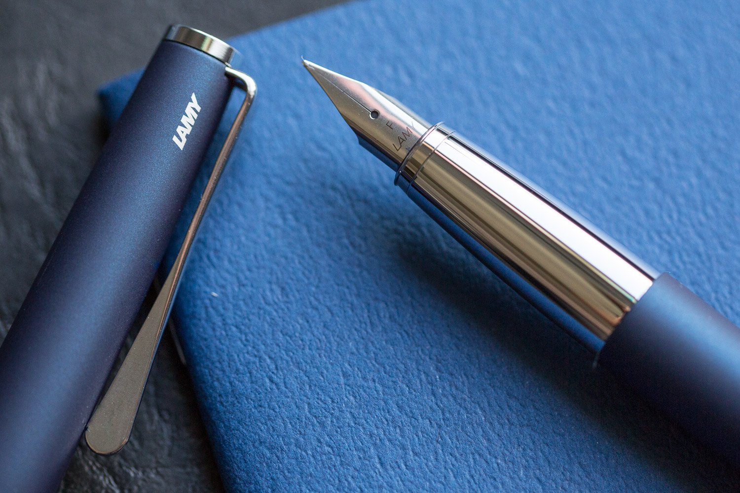 Bút máy Lamy Studio Imperial Blue – Taipoz