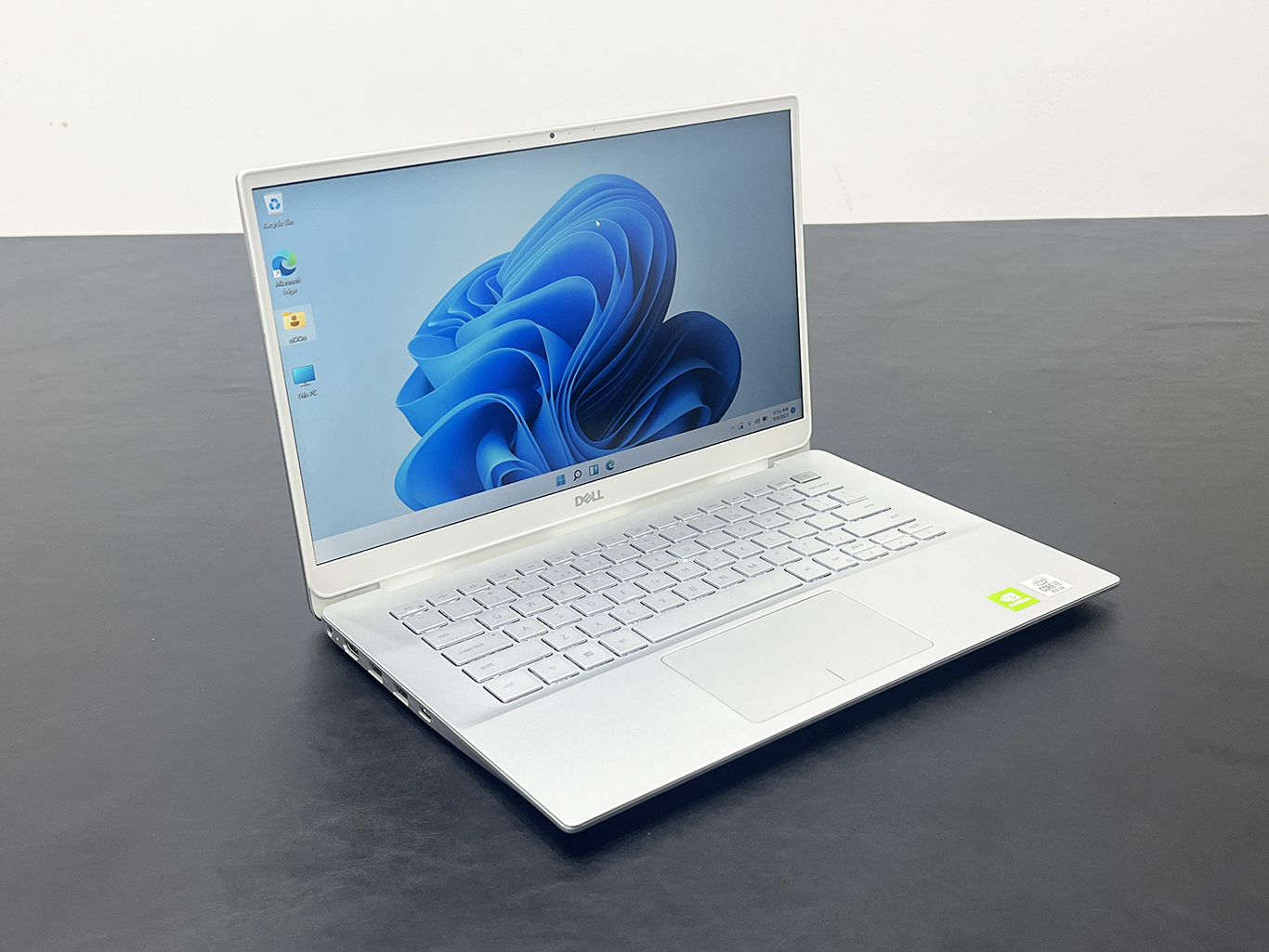 Dell Inspiron 5490 Core i7-10510 8GB 1TB VGA 2GB FHD – EDG.VN