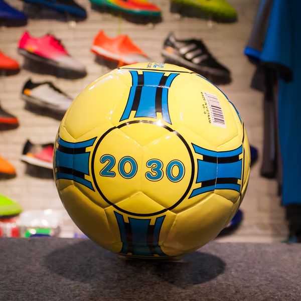 Banh đá Gerustar Futsal 2030 chính hãng độ bền cao tặng kèm kim bơm và ...