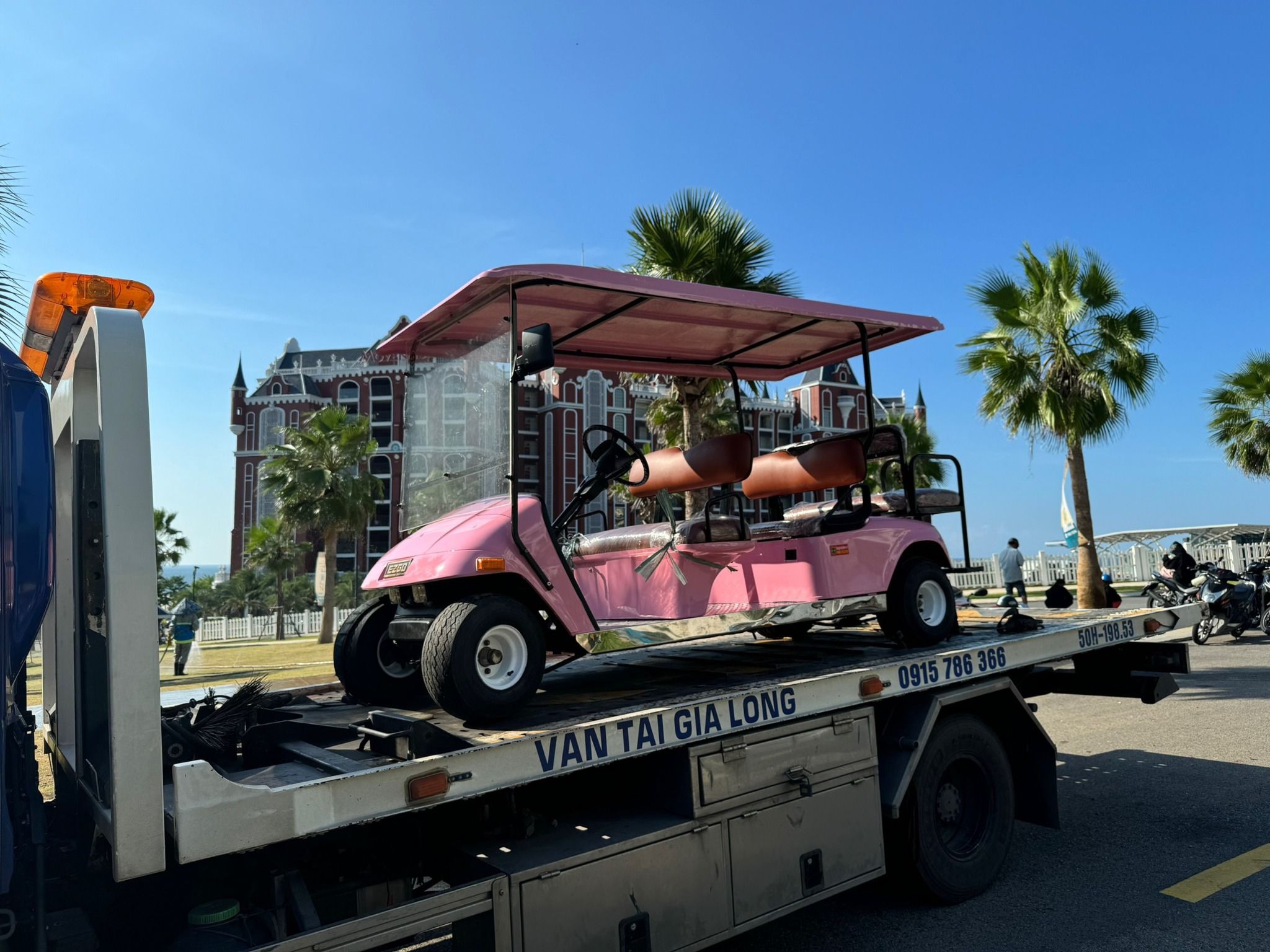 Xe điện EZGO 6 chổ ngồi làm mới 90% – thegioiotodien.vn