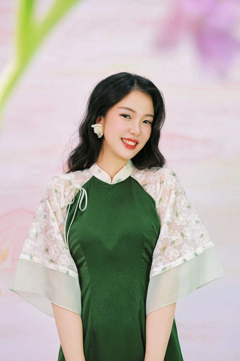 Áo dài Phương Hoa Xuân - Xanh thông hoa thêu