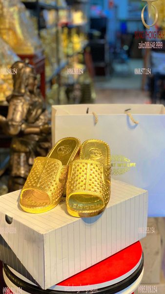 Dép tổ ong dát vàng – Đồng Phong Thủy