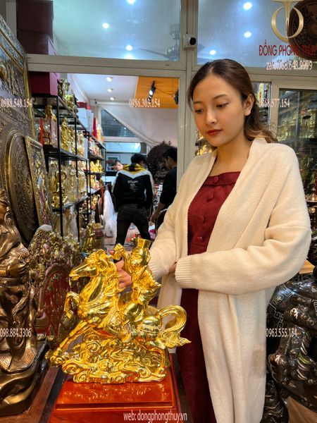Tượng Mã Thượng Phong Hầu cao 29cm bằng đồng dát vàng 24k – Đồng Phong Thủy