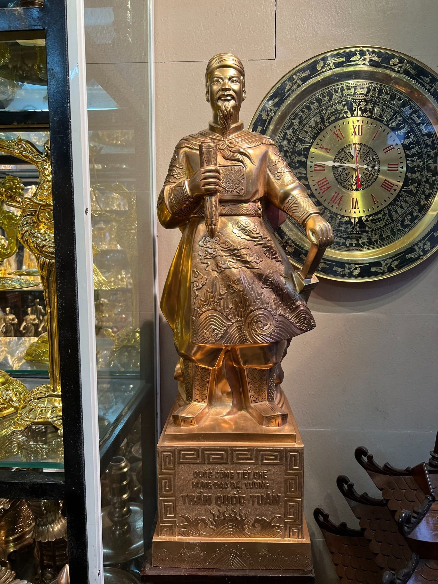 Tượng Trần Hưng Đạo bằng đồng đỏ cao 90cm nặng 45kg – Đồng Phong Thủy