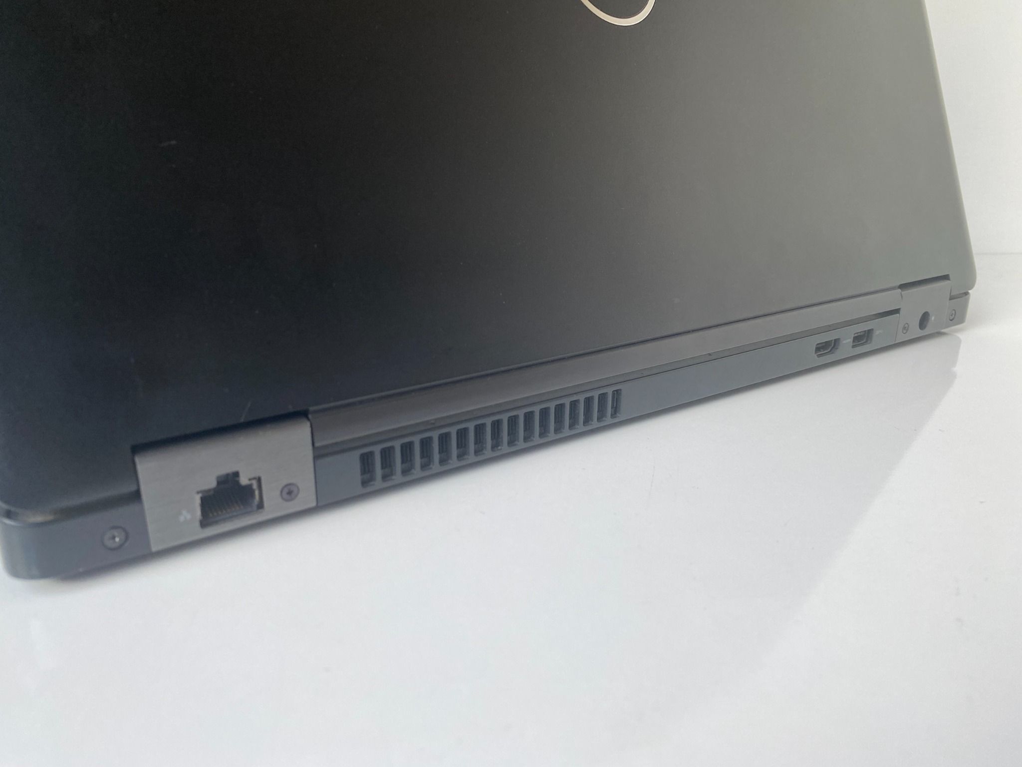 Dell Precision 3520 – Tất Thành Laptop