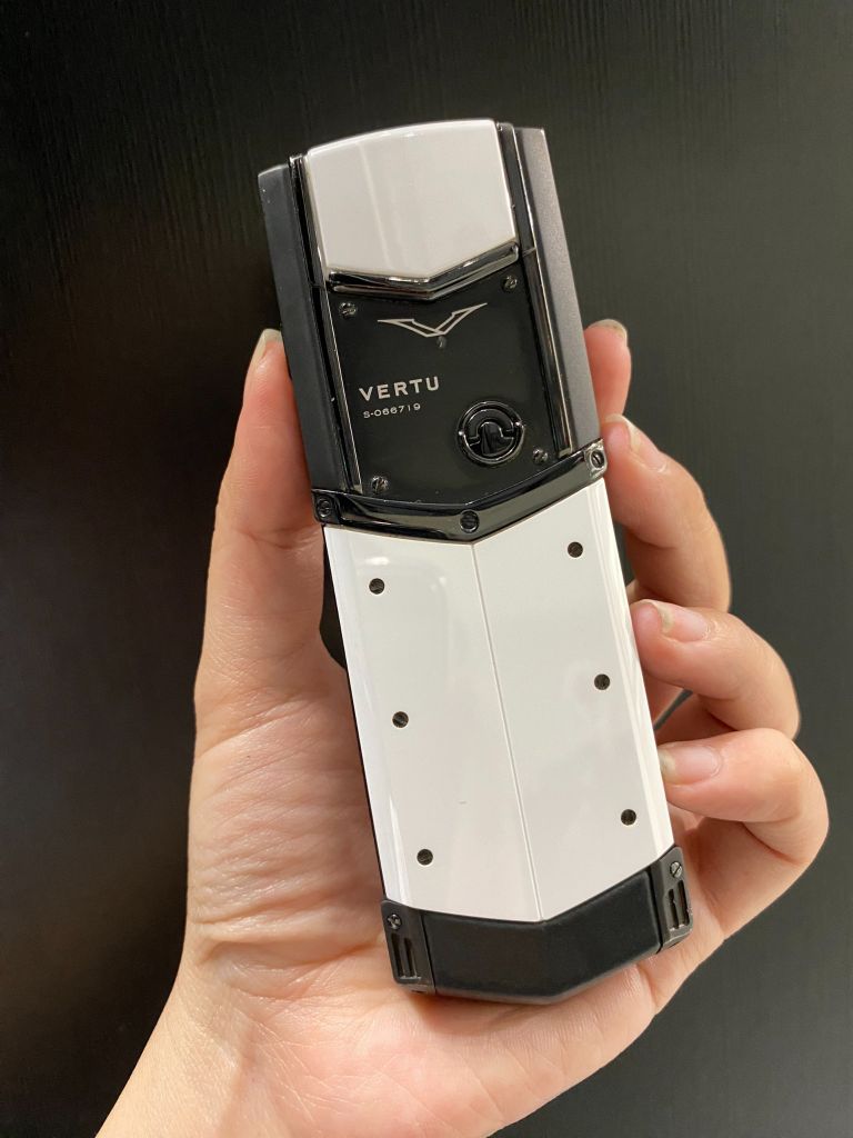 VERTU Signature S Black White kim cương thiên nhiên chính hãng – TIẾN ...