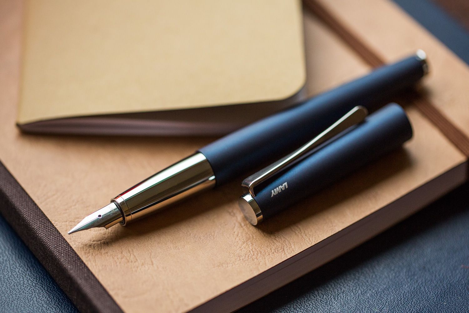 Bút máy Lamy Studio Imperialblue – Dot Grid Stationery