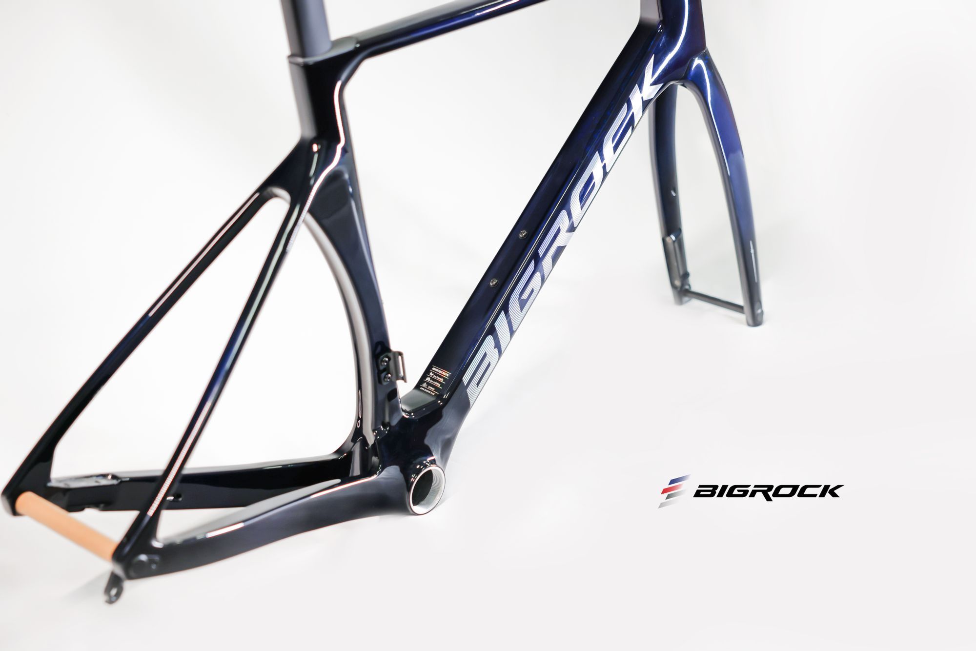 Sườn xe đạp Bigrock Road Aero Carbon - Xanh Carbon – B.A.T Shop - Bike ...