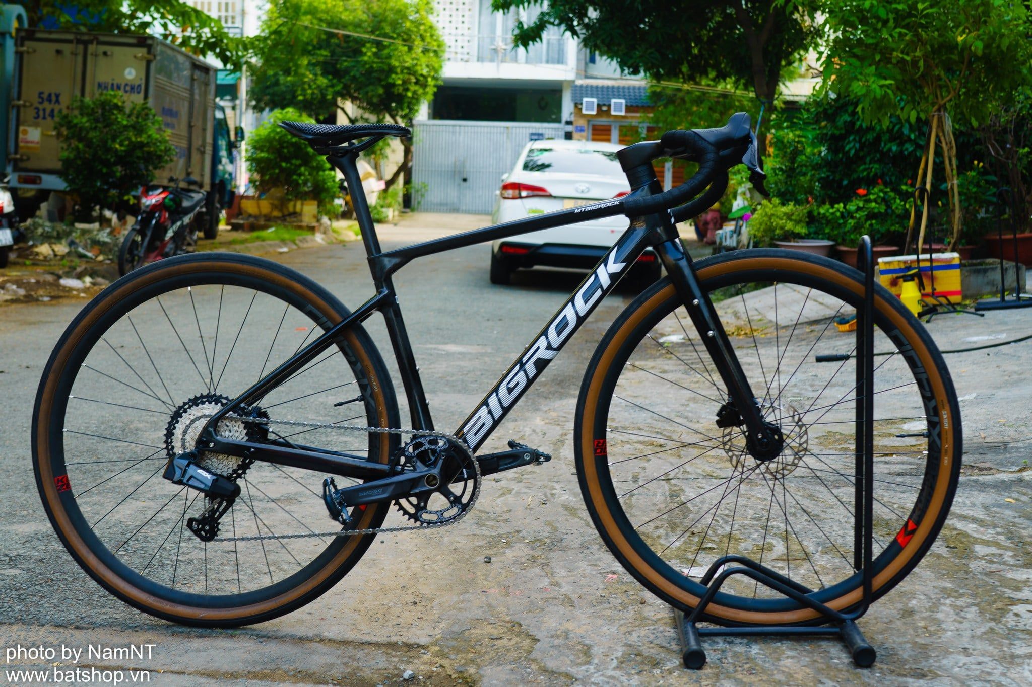 Xe đạp gravel Bigrock group điện EGX – B.A.T Shop - Bike and Travel