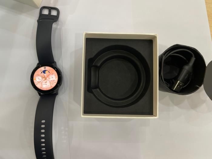 Samsung Galaxy Watch Active 2, nhôm 40mm dây cao su đen R830 (mã sp:
