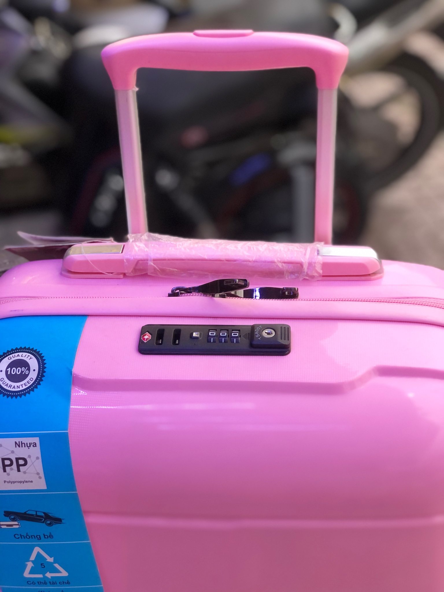 vali 20in nhựa 870