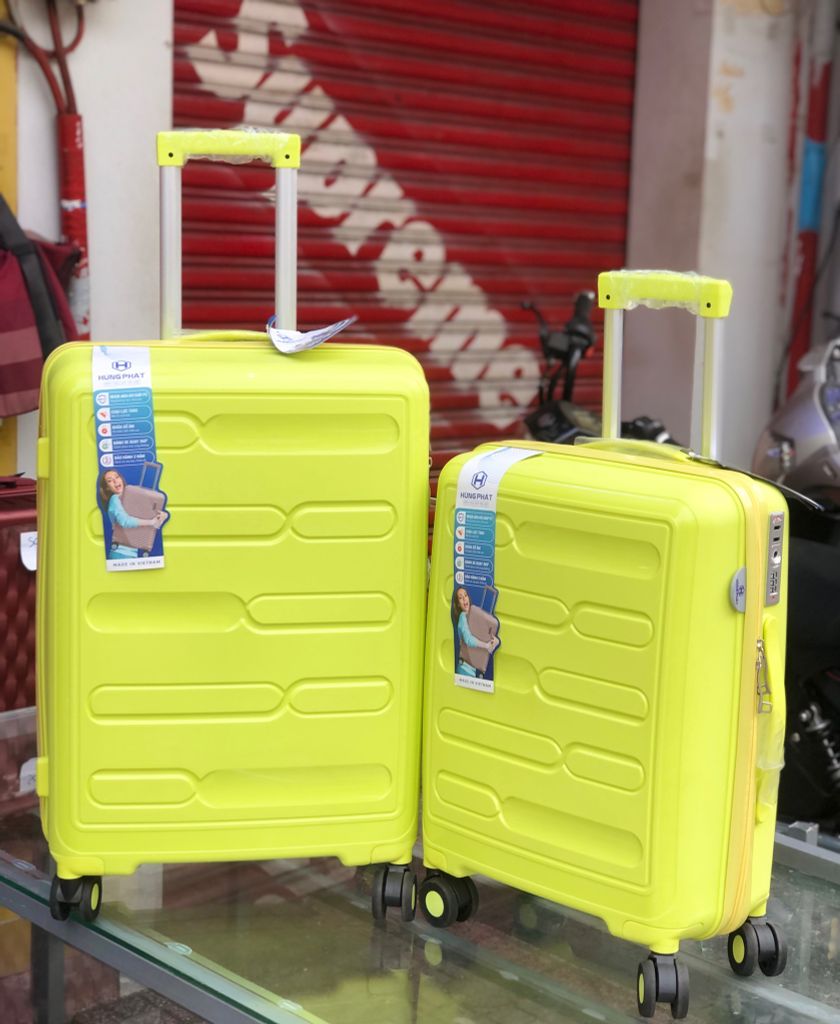 Vali 24in nhựa vàng 660