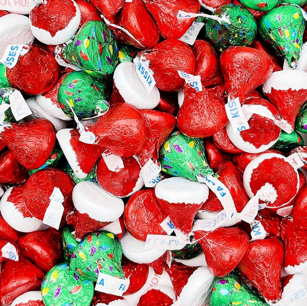 Kẹo Socola Hershey's Kisses milk Santa Hạt hàng Mỹ 1.47kg