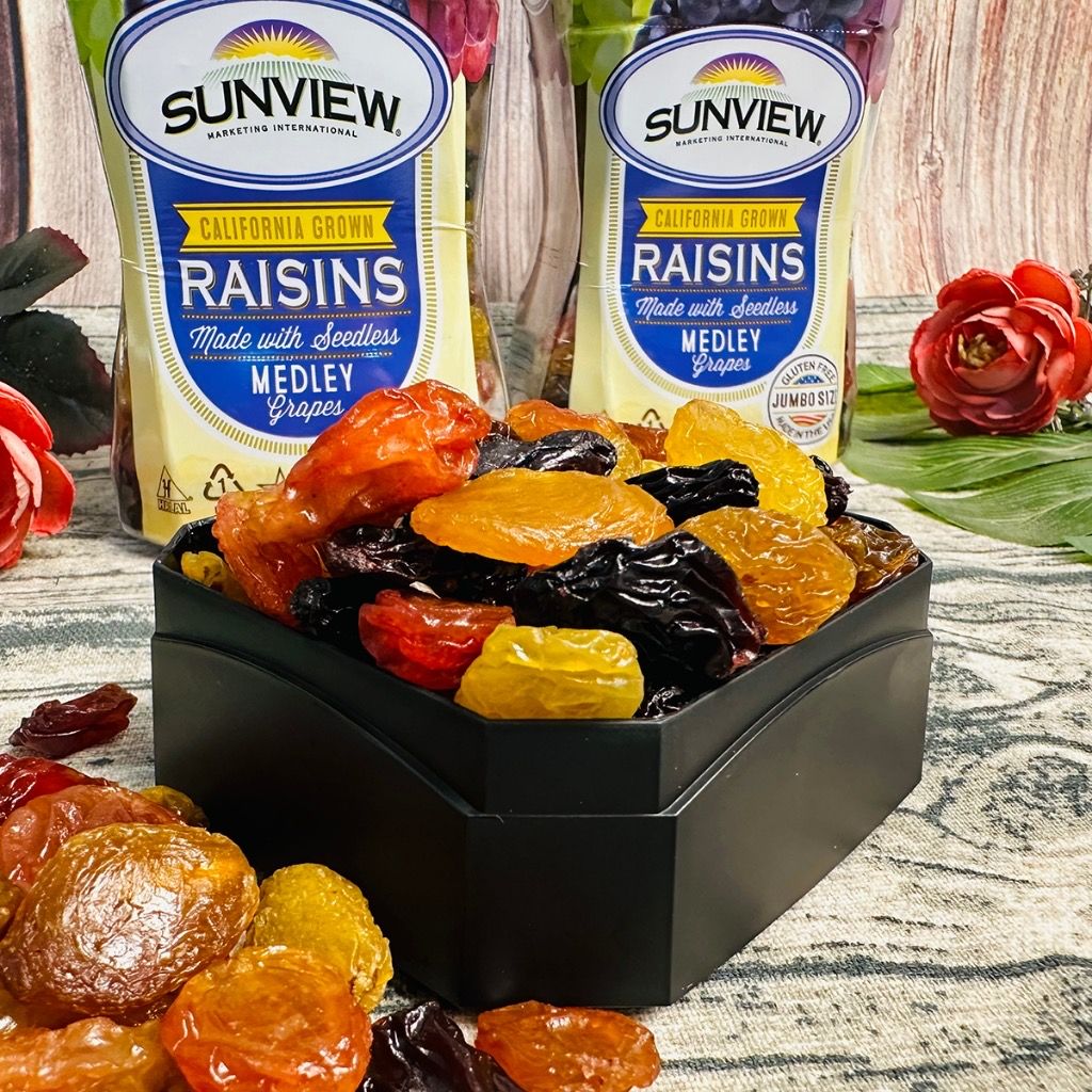 Nho Khô Mỹ Không Hạt Sunview Raisins hộp 425g ( mẫu mới nhất có lá cờ