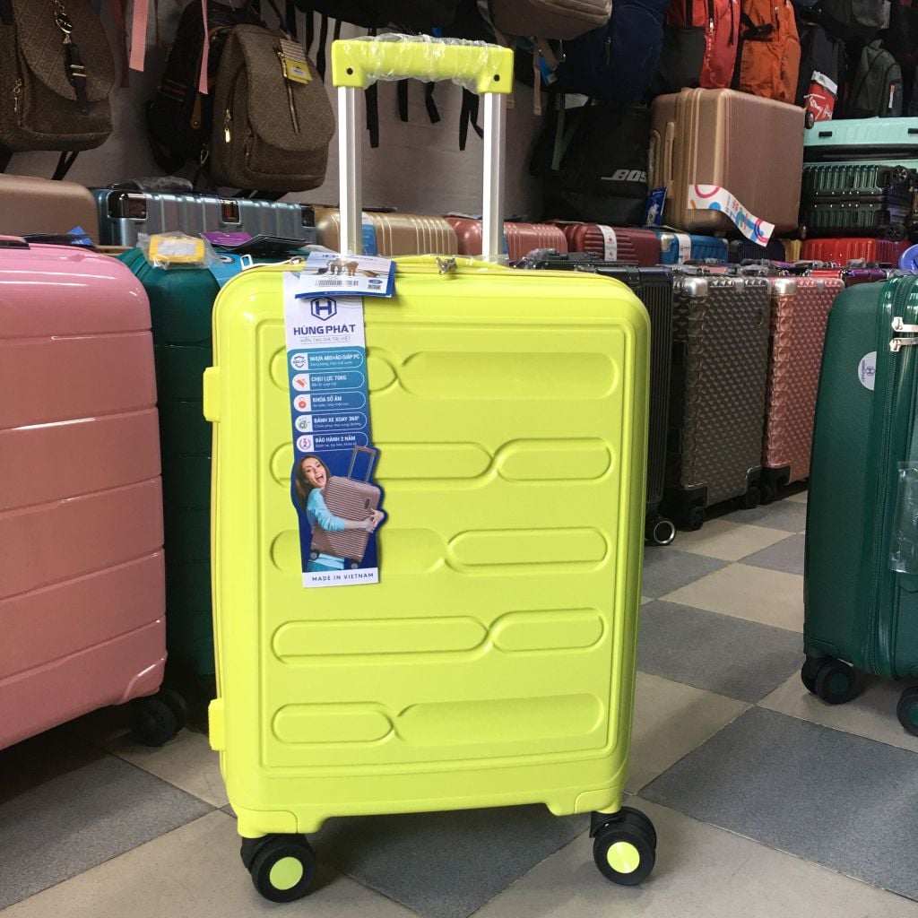 Vali 24in nhựa vàng 660