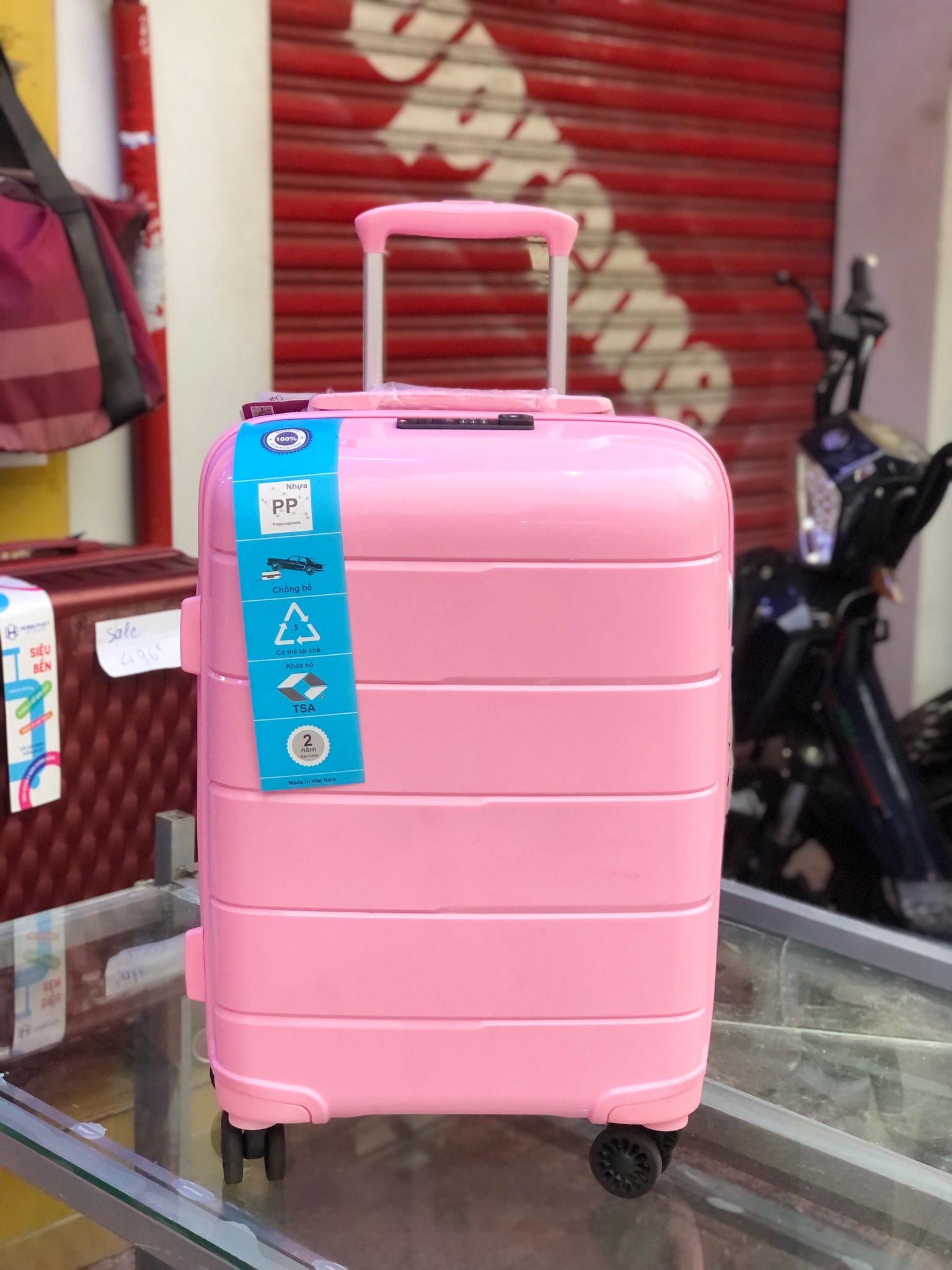 vali 20in nhựa 870